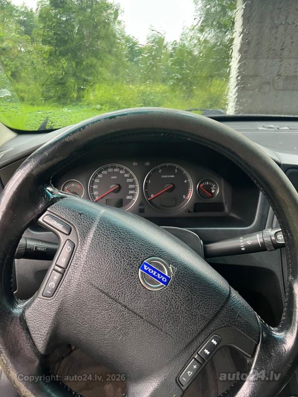 Grey Volvo V70 2003 in Tallinn, with an engine capacity of 2.40 L and mileage of 486 thousand km for 650 €, photo 8 on AUTOMOTO.COM.LV