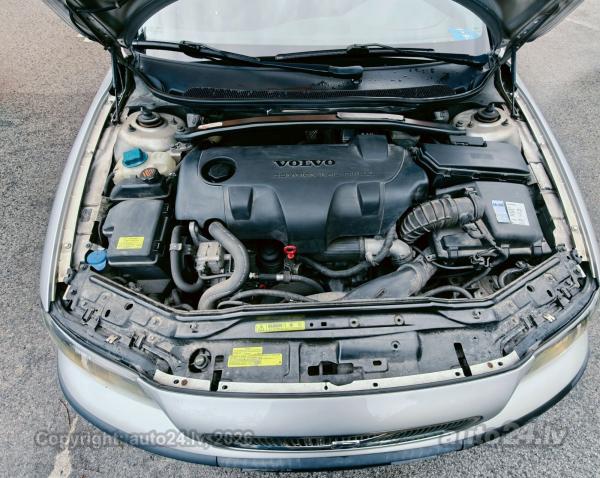 Pelēks Volvo V70 2003 Tallina, ar dzinēja tilpumu 2.40 L un nobraukumu 181 tūkst. km par 4300 €, foto 5 vietnē AUTOMOTO.COM.LV