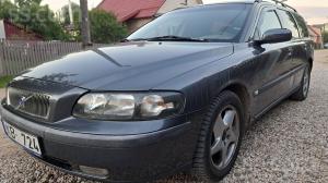 Pelēks Volvo V70 2003 Daugavpils, ar dzinēja tilpumu 2.40 L un nobraukumu 397 tūkst. km par 1550 €, foto  vietnē AUTOMOTO.COM.LV