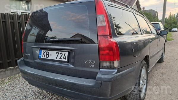 Pelēks Volvo V70 2003 Daugavpils, ar dzinēja tilpumu 2.40 L un nobraukumu 397 tūkst. km par 1550 €, foto 4 vietnē AUTOMOTO.COM.LV