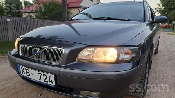 Pelēks Volvo V70 2003 Daugavpils, ar dzinēja tilpumu 2.40 L un nobraukumu 397 tūkst. km par 1550 €, foto 10 vietnē AUTOMOTO.COM.LV