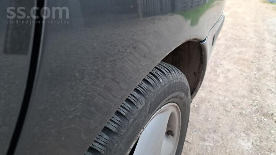 Pelēks Volvo V70 2003 Daugavpils, ar dzinēja tilpumu 2.40 L un nobraukumu 397 tūkst. km par 1550 €, foto 14 vietnē AUTOMOTO.COM.LV