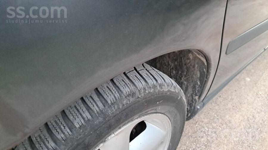 Pelēks Volvo V70 2003 Daugavpils, ar dzinēja tilpumu 2.40 L un nobraukumu 397 tūkst. km par 1550 €, foto 17 vietnē AUTOMOTO.COM.LV