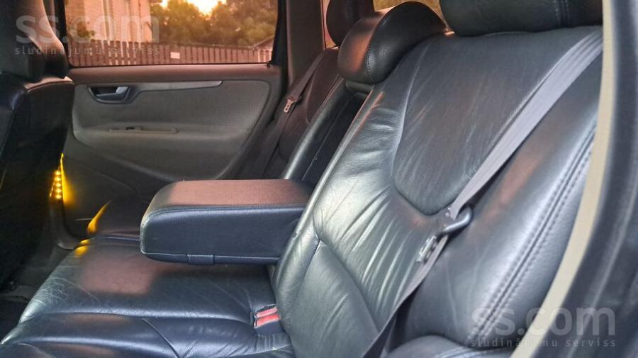 Pelēks Volvo V70 2003 Daugavpils, ar dzinēja tilpumu 2.40 L un nobraukumu 397 tūkst. km par 1550 €, foto 30 vietnē AUTOMOTO.COM.LV