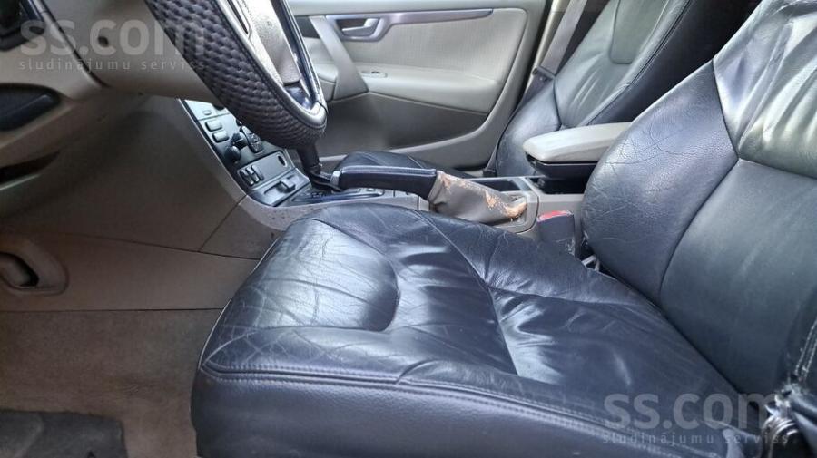 Pelēks Volvo V70 2003 Daugavpils, ar dzinēja tilpumu 2.40 L un nobraukumu 397 tūkst. km par 1550 €, foto 34 vietnē AUTOMOTO.COM.LV