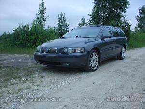 Pelēks Volvo V70 2003 Paide, ar dzinēja tilpumu 2.40 L un nobraukumu 382 tūkst. km par 2799 €, foto  vietnē AUTOMOTO.COM.LV