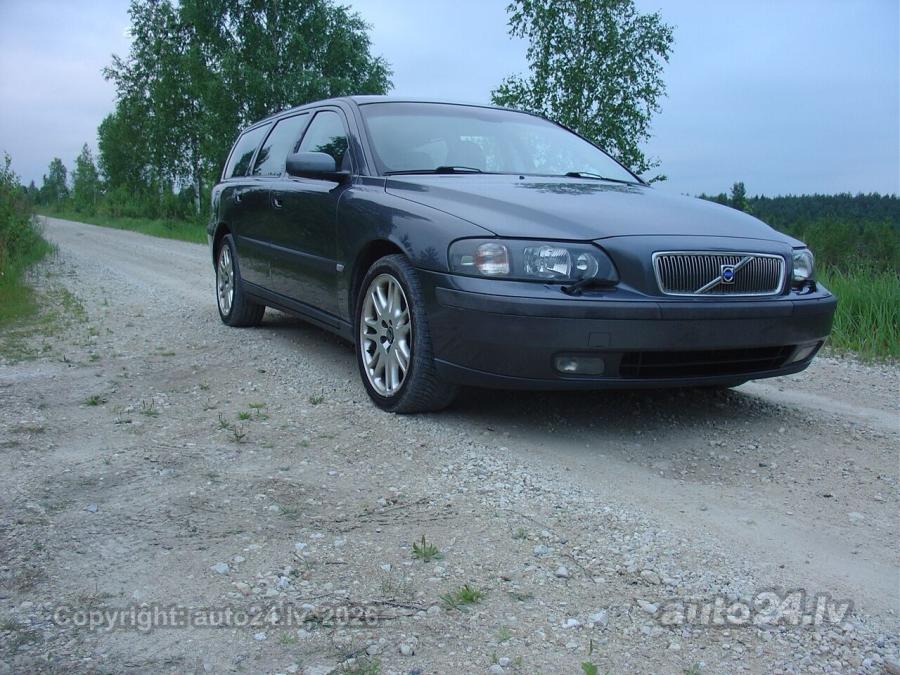 Pelēks Volvo V70 2003 Paide, ar dzinēja tilpumu 2.40 L un nobraukumu 382 tūkst. km par 2799 €, foto 4 vietnē AUTOMOTO.COM.LV