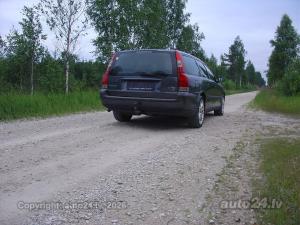 Pelēks Volvo V70 2003 Paide, ar dzinēja tilpumu 2.40 L un nobraukumu 382 tūkst. km par 2799 €, foto 5 vietnē AUTOMOTO.COM.LV