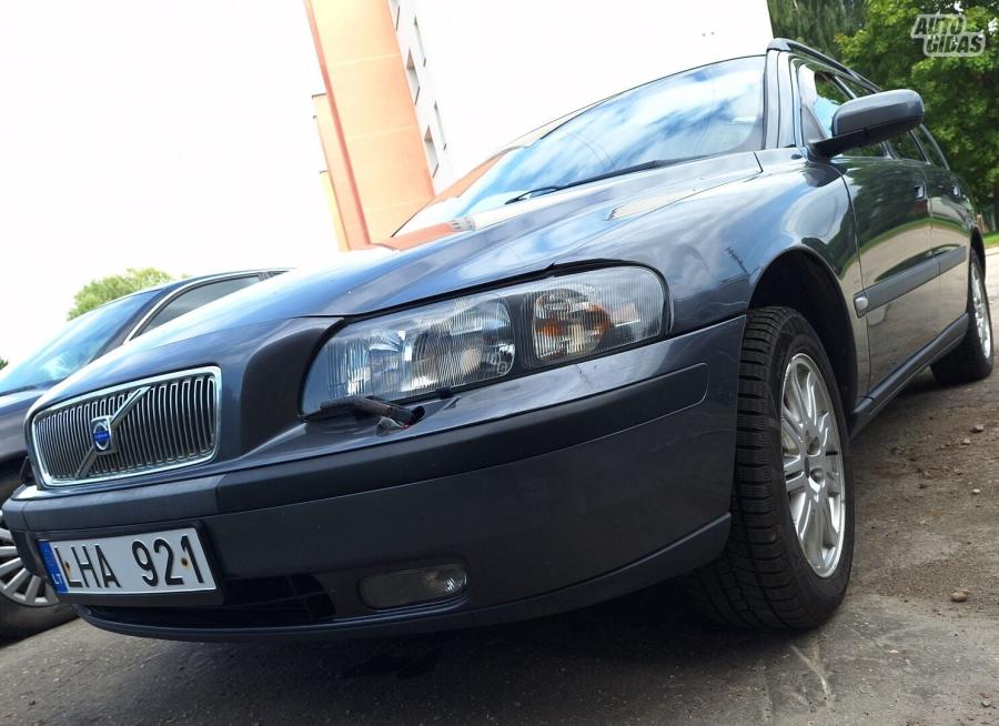 Pelēks Volvo V70 2003 Akmenė, ar dzinēja tilpumu 2.40 L un nobraukumu 387 tūkst. km par 750 €, foto 3 vietnē AUTOMOTO.COM.LV