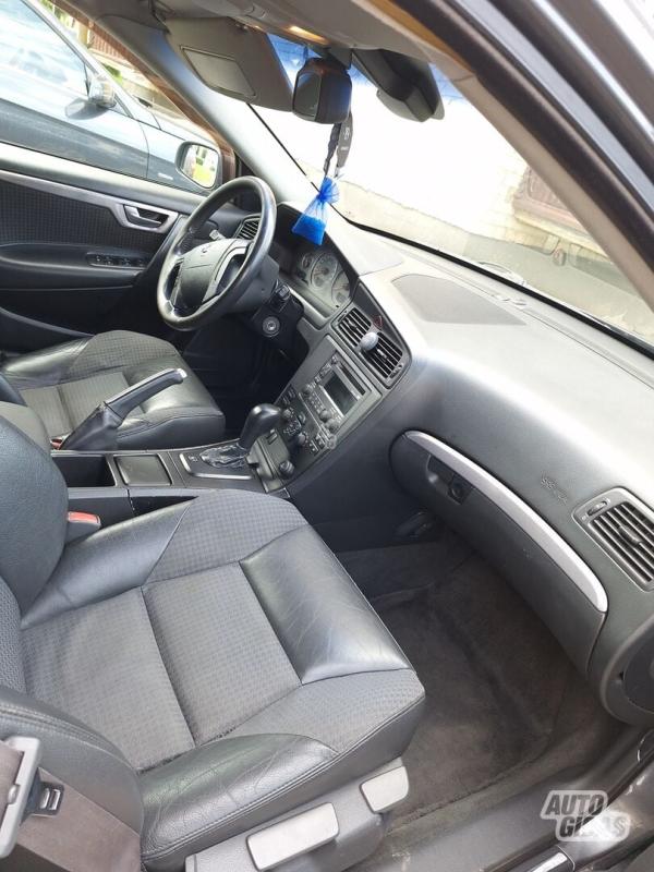 Pelēks Volvo V70 2003 Akmenė, ar dzinēja tilpumu 2.40 L un nobraukumu 387 tūkst. km par 750 €, foto 7 vietnē AUTOMOTO.COM.LV
