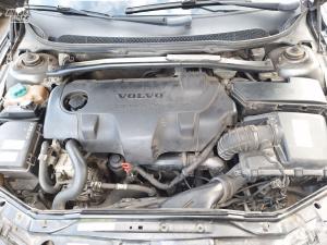 Pelēks Volvo V70 2003 Akmenė, ar dzinēja tilpumu 2.40 L un nobraukumu 387 tūkst. km par 750 €, foto 17 vietnē AUTOMOTO.COM.LV