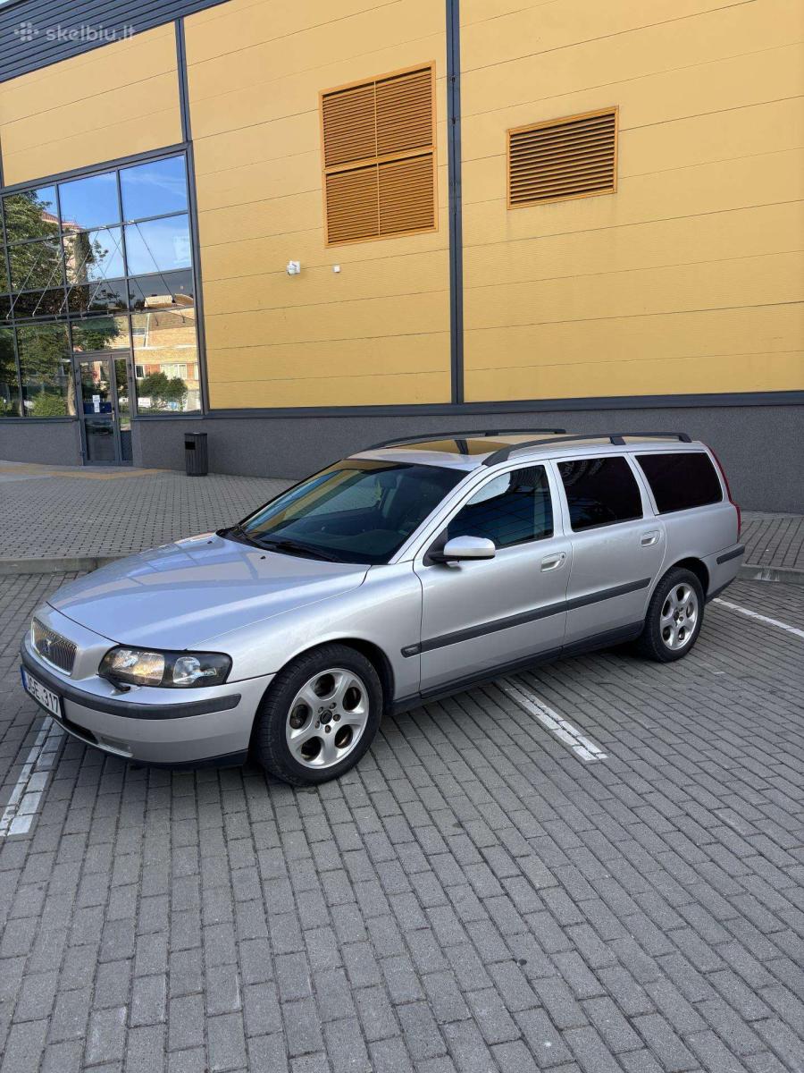Pelēks Volvo V70 2003 Šauļi, ar dzinēja tilpumu 2.40 L un nobraukumu 375 tūkst. km par 1450 €, foto 1 vietnē AUTOMOTO.COM.LV
