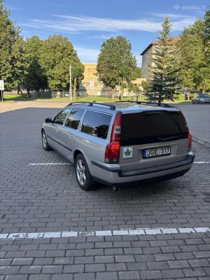 Pelēks Volvo V70 2003 Šauļi, ar dzinēja tilpumu 2.40 L un nobraukumu 375 tūkst. km par 1450 €, foto 7 vietnē AUTOMOTO.COM.LV