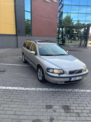 Pelēks Volvo V70 2003 Šauļi, ar dzinēja tilpumu 2.40 L un nobraukumu 375 tūkst. km par 1450 €, foto 8 vietnē AUTOMOTO.COM.LV