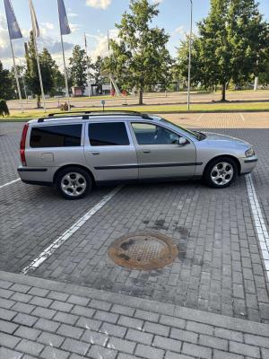 Pelēks Volvo V70 2003 Šauļi, ar dzinēja tilpumu 2.40 L un nobraukumu 375 tūkst. km par 1450 €, foto 9 vietnē AUTOMOTO.COM.LV
