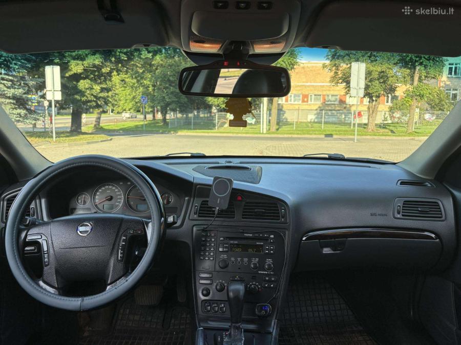 Pelēks Volvo V70 2003 Šauļi, ar dzinēja tilpumu 2.40 L un nobraukumu 375 tūkst. km par 1450 €, foto 10 vietnē AUTOMOTO.COM.LV