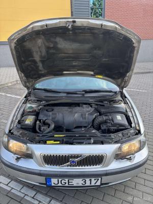 Pelēks Volvo V70 2003 Šauļi, ar dzinēja tilpumu 2.40 L un nobraukumu 375 tūkst. km par 1450 €, foto 15 vietnē AUTOMOTO.COM.LV