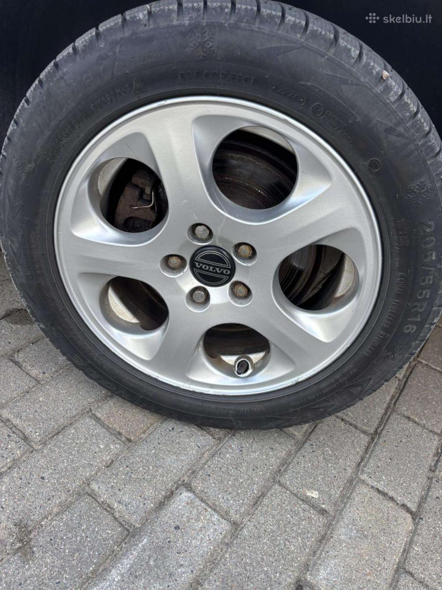 Pelēks Volvo V70 2003 Šauļi, ar dzinēja tilpumu 2.40 L un nobraukumu 375 tūkst. km par 1450 €, foto 20 vietnē AUTOMOTO.COM.LV