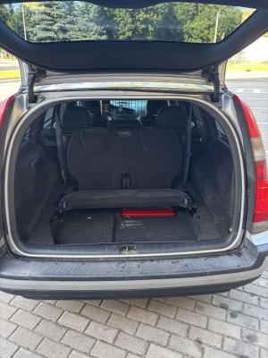 Pelēks Volvo V70 2003 Šauļi, ar dzinēja tilpumu 2.40 L un nobraukumu 375 tūkst. km par 1450 €, foto 23 vietnē AUTOMOTO.COM.LV