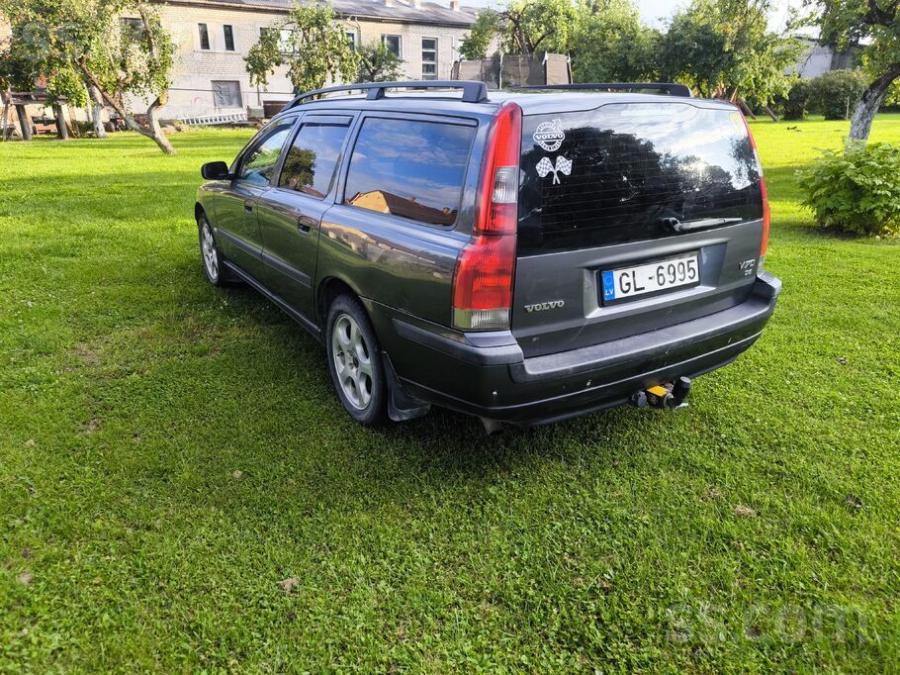 Pelēks Volvo V70 2003 Gulbene, ar dzinēja tilpumu 2.40 L un nobraukumu 600 tūkst. km par 1390 €, foto 1 vietnē AUTOMOTO.COM.LV