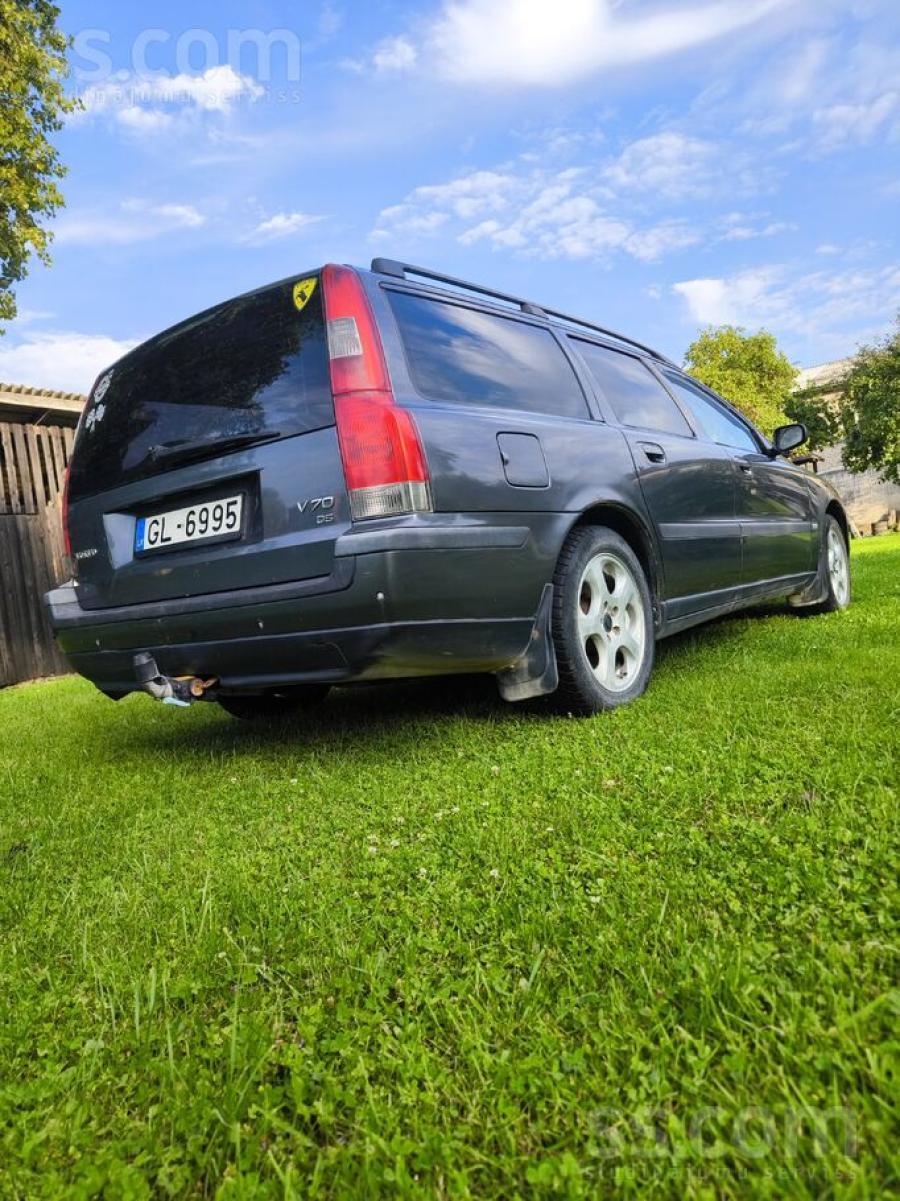 Pelēks Volvo V70 2003 Gulbene, ar dzinēja tilpumu 2.40 L un nobraukumu 600 tūkst. km par 1390 €, foto 3 vietnē AUTOMOTO.COM.LV