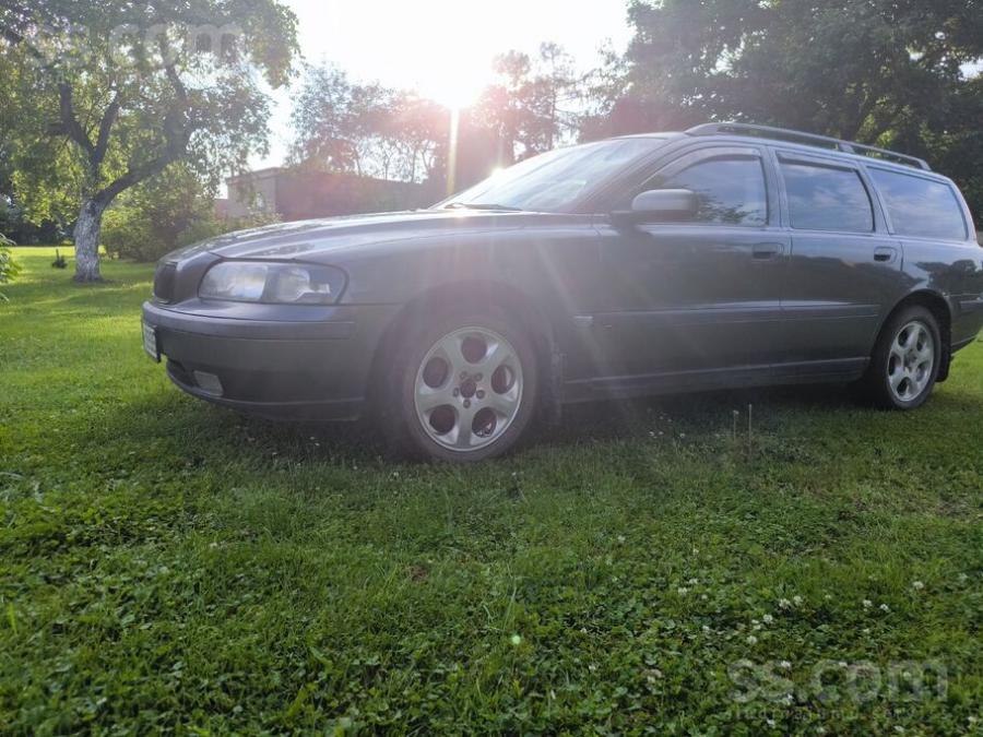 Pelēks Volvo V70 2003 Gulbene, ar dzinēja tilpumu 2.40 L un nobraukumu 600 tūkst. km par 1390 €, foto 5 vietnē AUTOMOTO.COM.LV