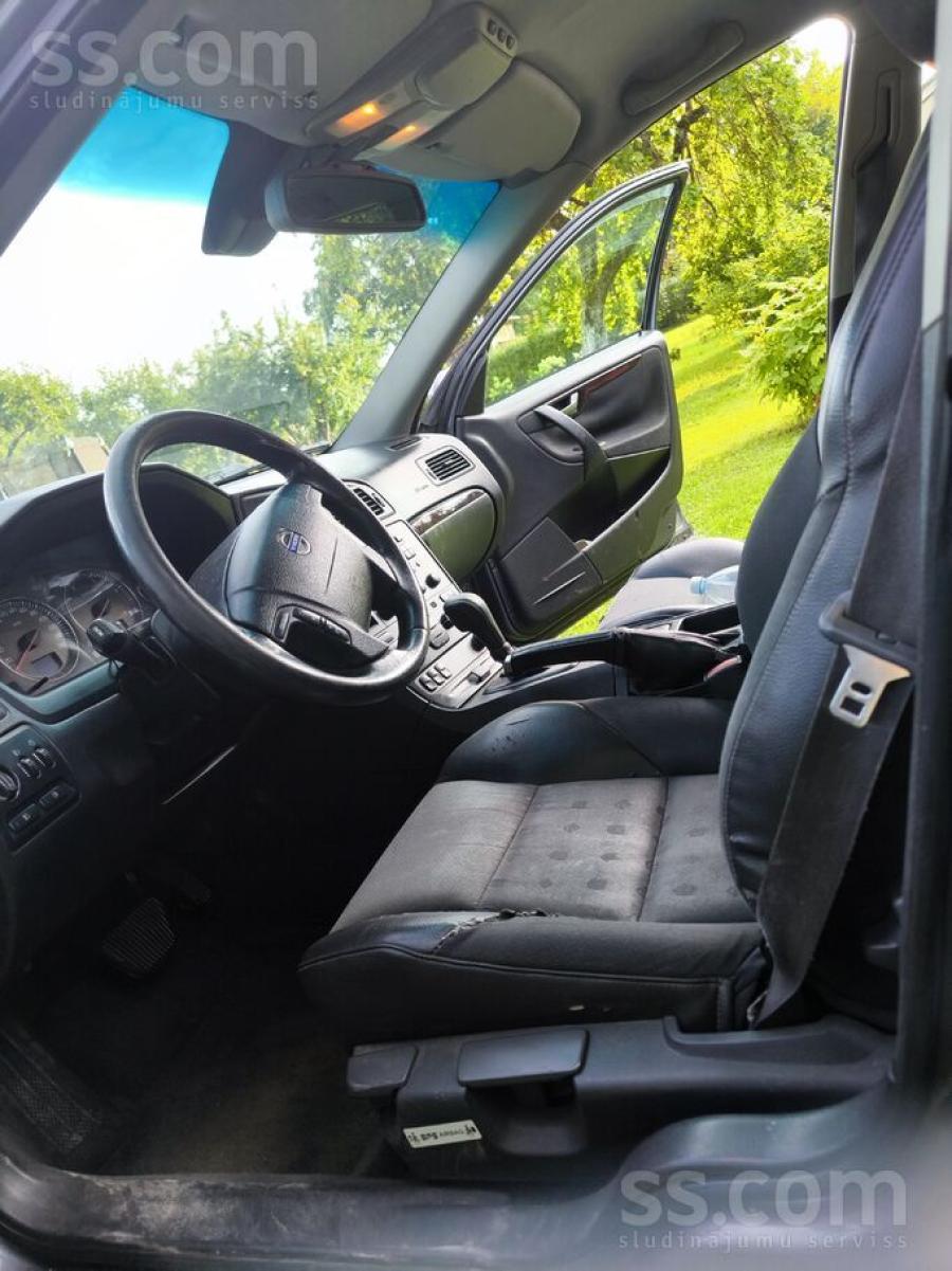Pelēks Volvo V70 2003 Gulbene, ar dzinēja tilpumu 2.40 L un nobraukumu 600 tūkst. km par 1390 €, foto 7 vietnē AUTOMOTO.COM.LV