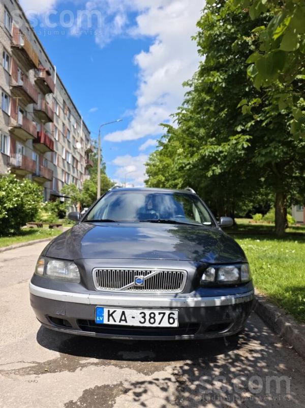 Серый Вольво В70 2003 в Прейли, объемом двигателя 2.40 л и пробегом 378 тыс. км за 850 €, фото 1 на AUTOMOTO.COM.LV