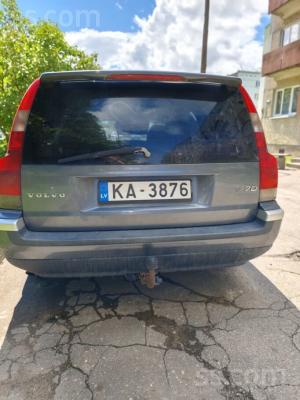 Grey Volvo V70 2003 in Preili, with an engine capacity of 2.40 L and mileage of 378 thousand km for 850 €, photo 4 on AUTOMOTO.COM.LV