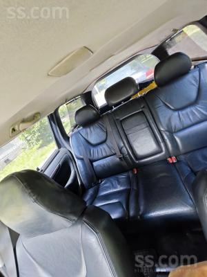 Grey Volvo V70 2003 in Preili, with an engine capacity of 2.40 L and mileage of 378 thousand km for 850 €, photo 8 on AUTOMOTO.COM.LV