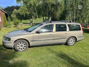 Grey Volvo V70 2003 in Siauliai, with an engine capacity of 2.44 L and mileage of 357 thousand km for 400 €, photo 4 on AUTOMOTO.COM.LV
