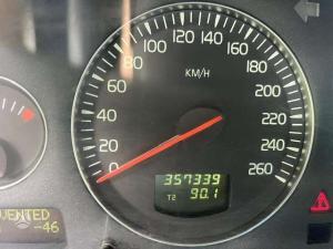 Grey Volvo V70 2003 in Siauliai, with an engine capacity of 2.44 L and mileage of 357 thousand km for 400 €, photo 6 on AUTOMOTO.COM.LV