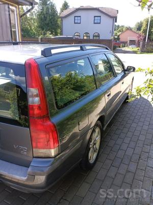 Grey Volvo V70 2003 in Riga, with an engine capacity of 2.40 L and mileage of 414 thousand km for 1100 €, photo 6 on AUTOMOTO.COM.LV