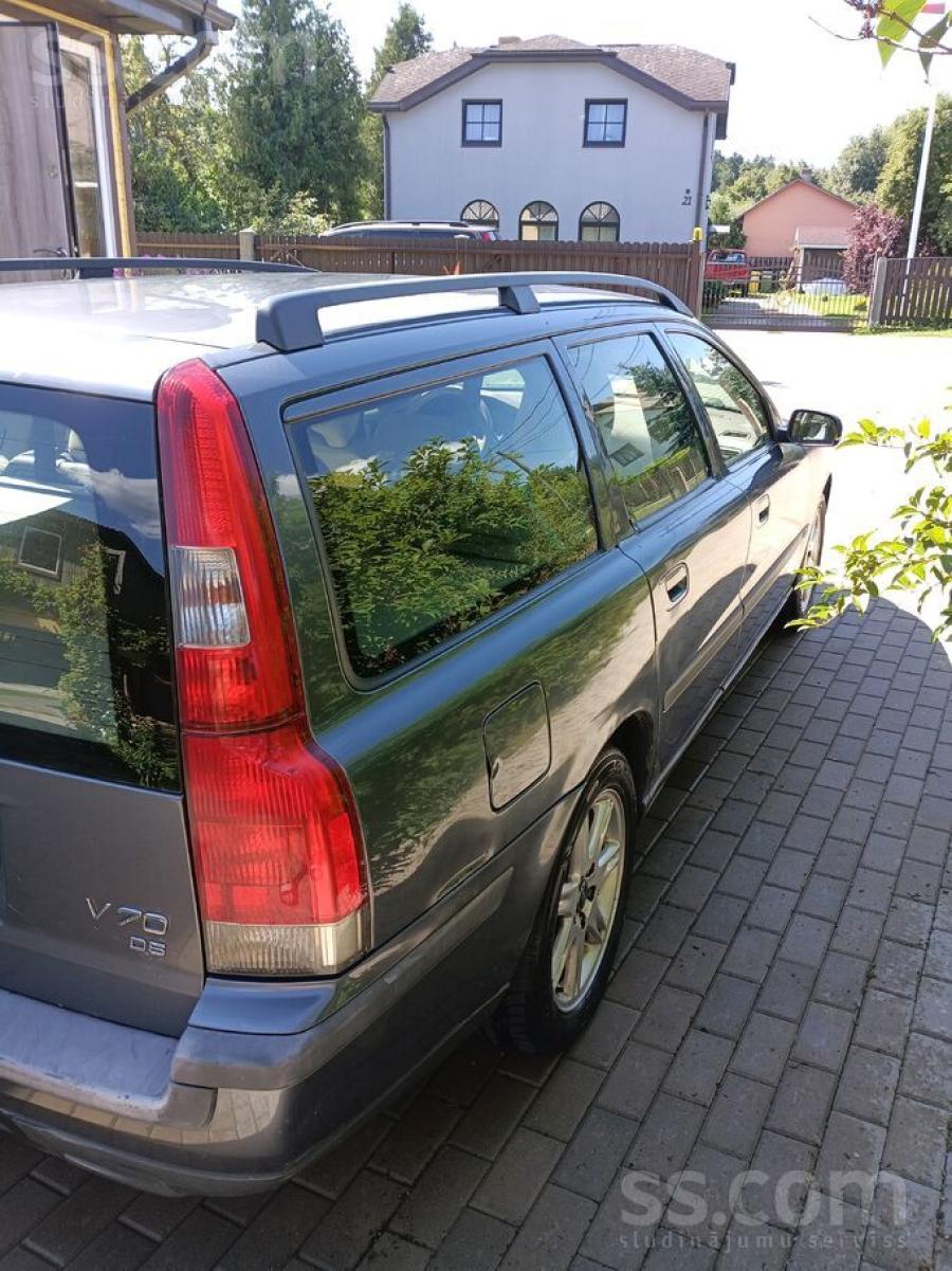 Grey Volvo V70 2003 in Riga, with an engine capacity of 2.40 L and mileage of 414 thousand km for 1100 €, photo 6 on AUTOMOTO.COM.LV