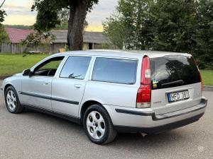 Pelēks Volvo V70 2003 Šalčininkai, ar dzinēja tilpumu 2.40 L un nobraukumu 438 tūkst. km par 1300 €, foto 4 vietnē AUTOMOTO.COM.LV