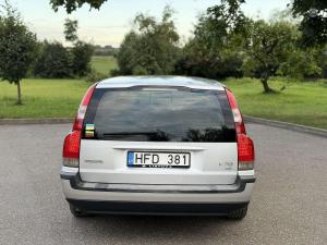 Pelēks Volvo V70 2003 Šalčininkai, ar dzinēja tilpumu 2.40 L un nobraukumu 438 tūkst. km par 1300 €, foto 5 vietnē AUTOMOTO.COM.LV