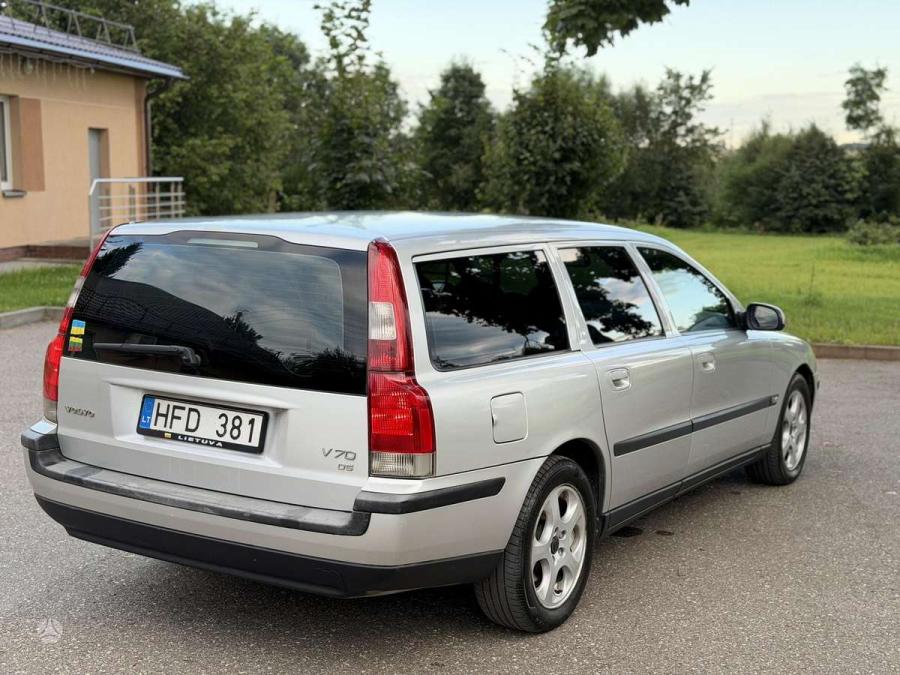 Pelēks Volvo V70 2003 Šalčininkai, ar dzinēja tilpumu 2.40 L un nobraukumu 438 tūkst. km par 1300 €, foto 6 vietnē AUTOMOTO.COM.LV