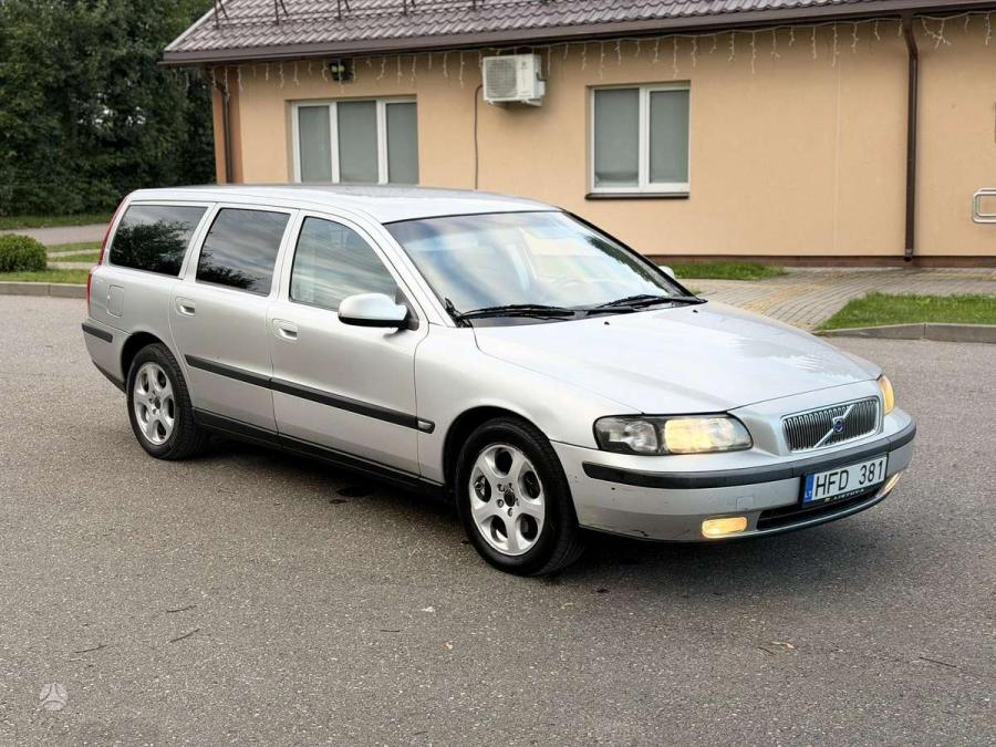 Pelēks Volvo V70 2003 Šalčininkai, ar dzinēja tilpumu 2.40 L un nobraukumu 438 tūkst. km par 1300 €, foto 8 vietnē AUTOMOTO.COM.LV