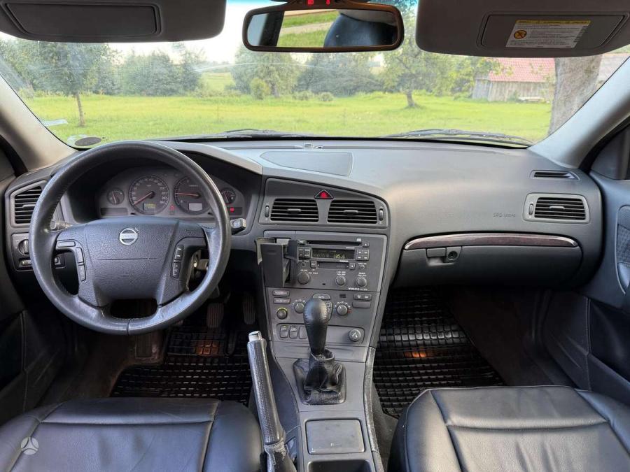 Pelēks Volvo V70 2003 Šalčininkai, ar dzinēja tilpumu 2.40 L un nobraukumu 438 tūkst. km par 1300 €, foto 10 vietnē AUTOMOTO.COM.LV