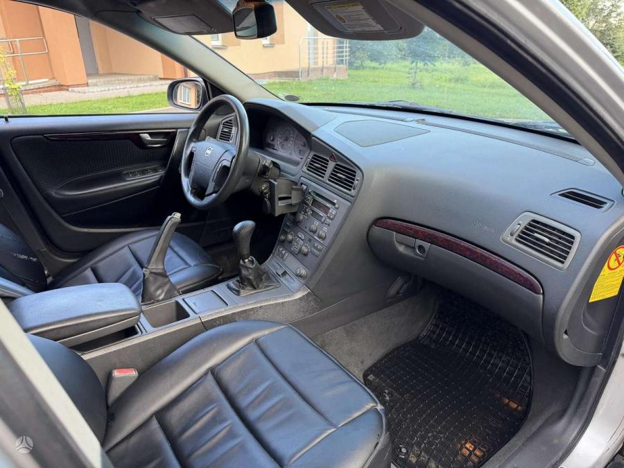 Pelēks Volvo V70 2003 Šalčininkai, ar dzinēja tilpumu 2.40 L un nobraukumu 438 tūkst. km par 1300 €, foto 11 vietnē AUTOMOTO.COM.LV