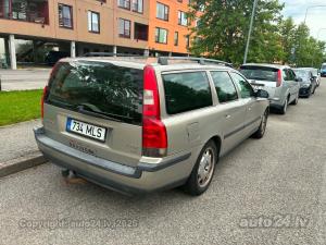 Grey Volvo V70 2003 in Tallinn, with an engine capacity of 2.40 L and mileage of 230 thousand km for 999 €, photo 4 on AUTOMOTO.COM.LV