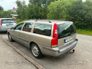Grey Volvo V70 2003 in Tallinn, with an engine capacity of 2.40 L and mileage of 230 thousand km for 999 €, photo 5 on AUTOMOTO.COM.LV