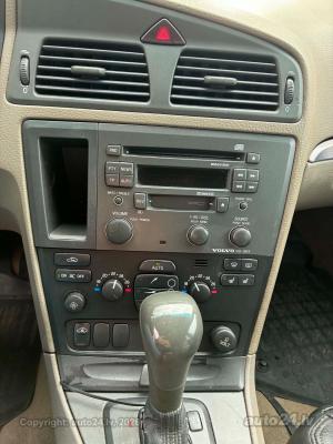 Grey Volvo V70 2003 in Tallinn, with an engine capacity of 2.40 L and mileage of 230 thousand km for 999 €, photo 6 on AUTOMOTO.COM.LV