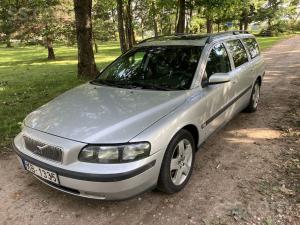 Grey Volvo V70 2003 in Jelgava, with an engine capacity of 2.40 L and mileage of 449 thousand km for 1390 €, photo  on AUTOMOTO.COM.LV