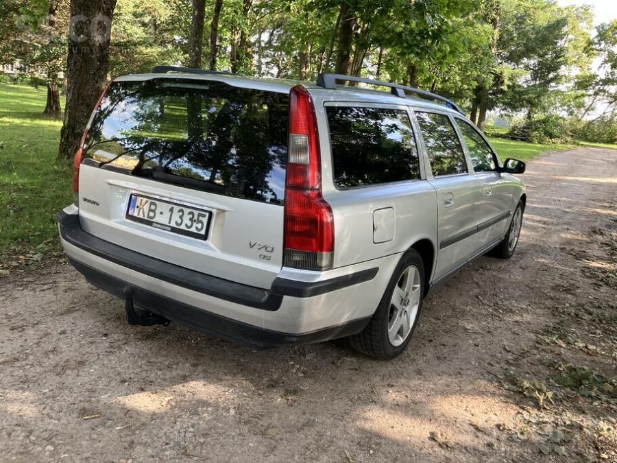 Pelēks Volvo V70 2003 Jelgava, ar dzinēja tilpumu 2.40 L un nobraukumu 449 tūkst. km par 1390 €, foto 7 vietnē AUTOMOTO.COM.LV