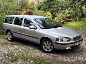 Grey Volvo V70 2003 in Riga, with an engine capacity of 2.40 L and mileage of 398 thousand km for 3300 €, photo 3 on AUTOMOTO.COM.LV
