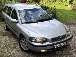 Grey Volvo V70 2003 in Riga, with an engine capacity of 2.40 L and mileage of 398 thousand km for 3300 €, photo 5 on AUTOMOTO.COM.LV