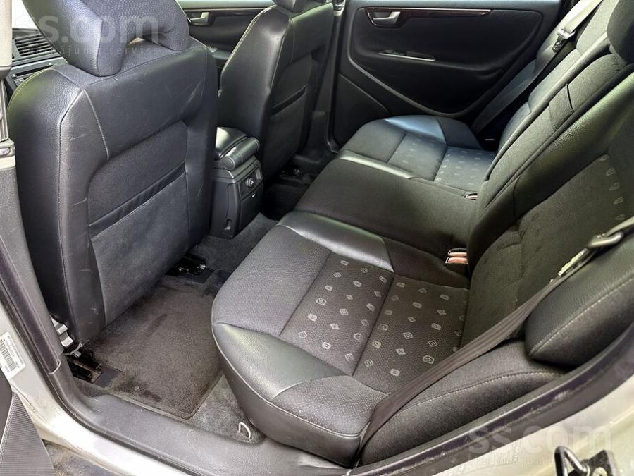 Grey Volvo V70 2003 in Riga, with an engine capacity of 2.40 L and mileage of 398 thousand km for 3300 €, photo 11 on AUTOMOTO.COM.LV