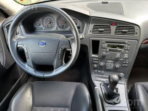 Grey Volvo V70 2003 in Riga, with an engine capacity of 2.40 L and mileage of 398 thousand km for 3300 €, photo 14 on AUTOMOTO.COM.LV