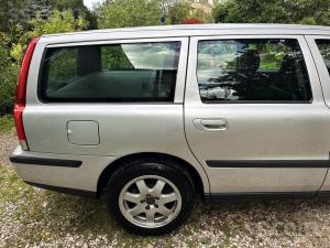 Grey Volvo V70 2003 in Riga, with an engine capacity of 2.40 L and mileage of 398 thousand km for 3300 €, photo 29 on AUTOMOTO.COM.LV